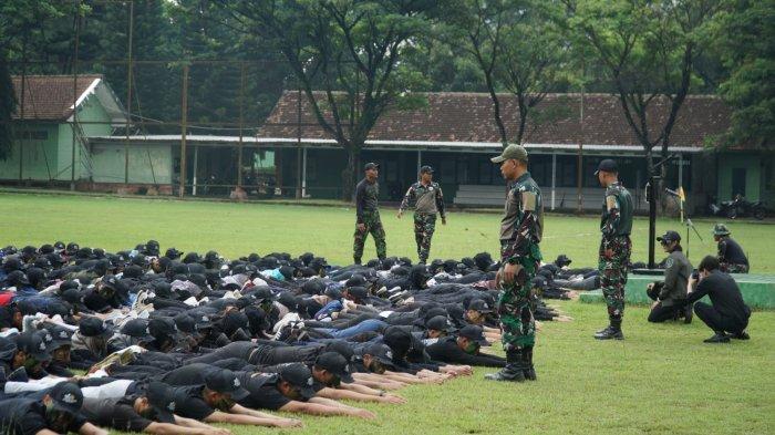 Perkuat Nasionalisme: PPG UKSW Gelar Diklat Bela Negara bersama Yonif 411/Pandawa Kostrad ...