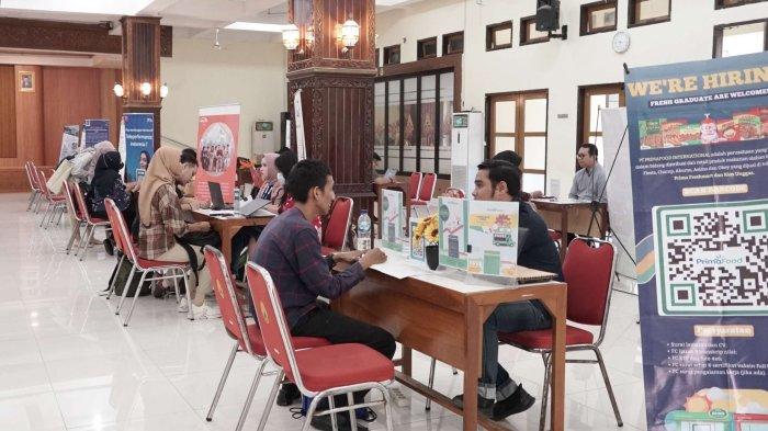 Walk Interview Career Day UCAC USM: Membuka Peluang Karir Mahasiswa ...