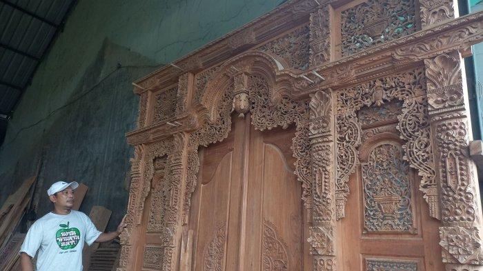 Supriyanto, Penerus Tradisi Ukir Kudusan - Tribunjateng.com