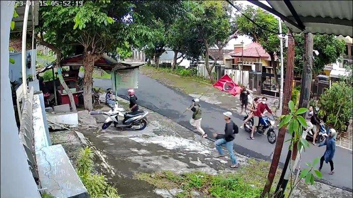 Daftar Lima Orang Yang Terlibat Penyerangan di Jalan Cinde Raya ...