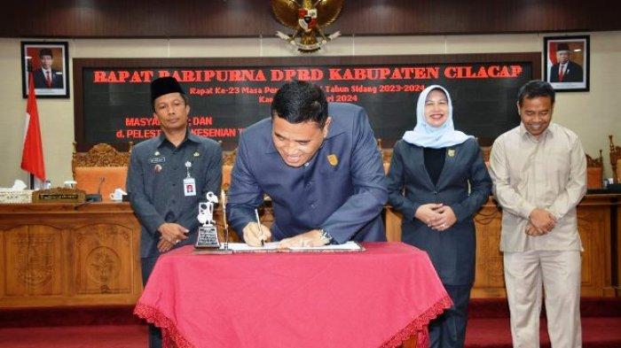 DPRD Cilacap Tetapkan 4 Perda Baru, Termasuk Tentang Pelesetarian ...