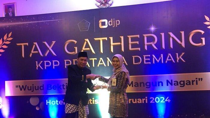 Penerimaan Pajak KPP Pratama Demak Tembus Rp 465,2 Miliar Tahun 2023, Beri Penghargaan Wajib ...