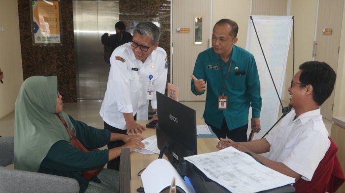 Tinjau 4 OPD, Dadang Imbau Segera Lakukan Digitalisasi Dokumen - Tribunjateng.com