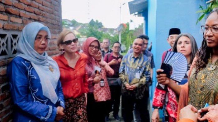 Tim USAID Washington DC Tinjau Program Pembangunan Air Minum dan ...