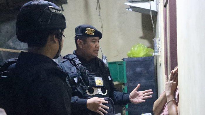 Tindaklanjuti Aduan Masyarakat Soal 'Kos Mesum', Polisi di Jepara Gelar Razia - Tribunjateng.com
