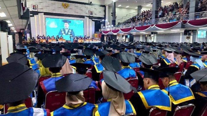 UMP Lahirkan 606 Wisudawan Terbaik dalam Wisuda Ke-73 - Tribunjateng.com