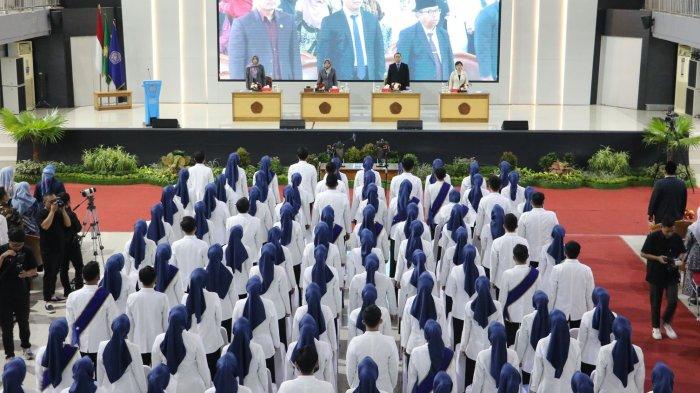 UMP Cetak Apoteker Kompeten dalam Sumpah Profesi ke-39 - Tribunjateng.com