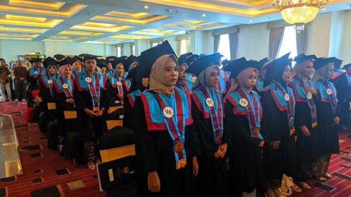 Baru Setahun Berdiri, Universitas Safin Pati Sudah Gelar Wisuda Perdana ...