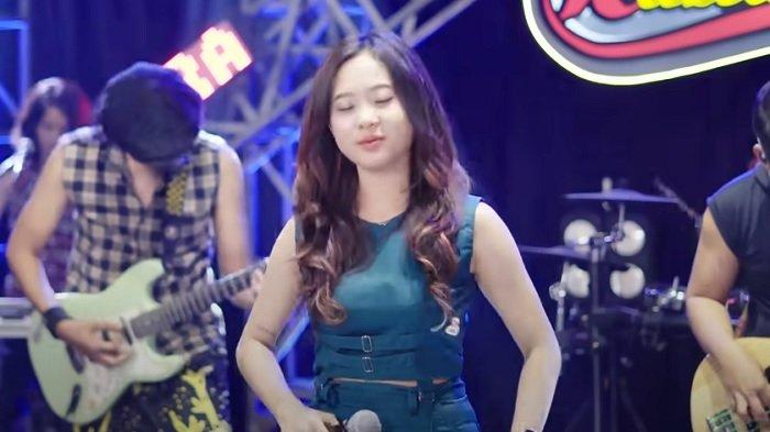 Chord dan Kunci Gitar Equality atau Anarki Via Amalia ft Rastamaniez ...