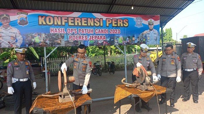 Hasil Operasi Patuh Candi 2023 di Jepara, 6.127 Pelanggar Lalu Lintas ... Hasil Operasi Patuh Candi 2023 di Jepara, 6.127 Pelanggar Lalu Lintas ...
