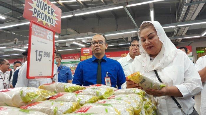 Mbak Ita Pastikan Stok dan Harga Bahan Pokok Selama Nataru Aman ...