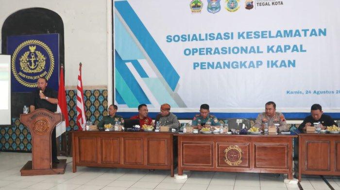 Dedy Yon Minta Evaluasi Agar Kebakaran Kapal Tak Terulang Lagi di Tegal - Tribunjateng.com