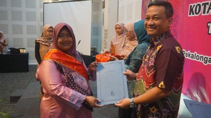 Puluhan Ibu Hamil di Kota Pekalongan Diwisuda, Ini Pesan Inggit Soraya - Tribunjateng.com