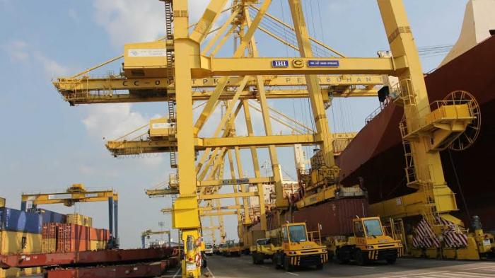 Terminal Peti Kemas Semarang Bakal Tambah Sembilan Crane - Tribunjateng.com