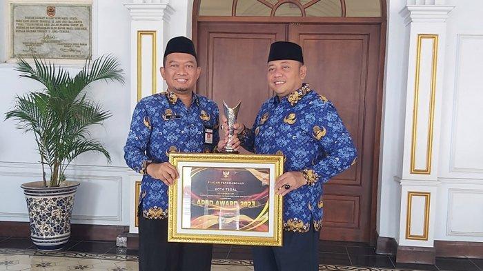 INI Pertama Kalinya, Pemkot Tegal Raih APBD Award Kategori Realisasi PAD Tertinggi se- Indonesia ...