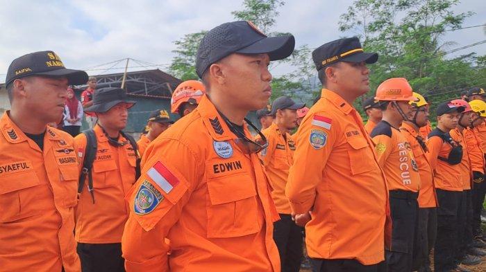 Ini Keahlian Khusus Tim Basarnas Special Group, Diterjunkan untuk Evakuasi 8 Penambang di ...