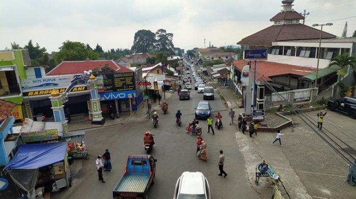 Arus Lalu Lintas di Tawangmangu Ramai Lancar Saat Libur Lebaran - Tribunjateng.com