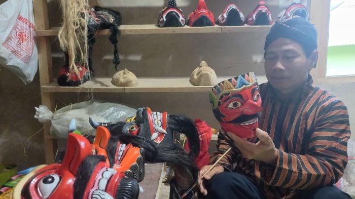 Sosok Paulus Murdiono, Maestro Topeng Lengger dari Desa Wisata Giyanti ...