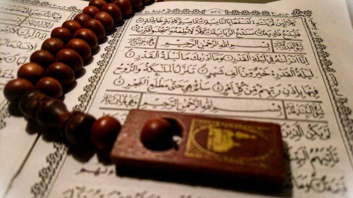 Surat Al Qadr Lengkap Arab Latin dan Artinya - Tribunjateng.com