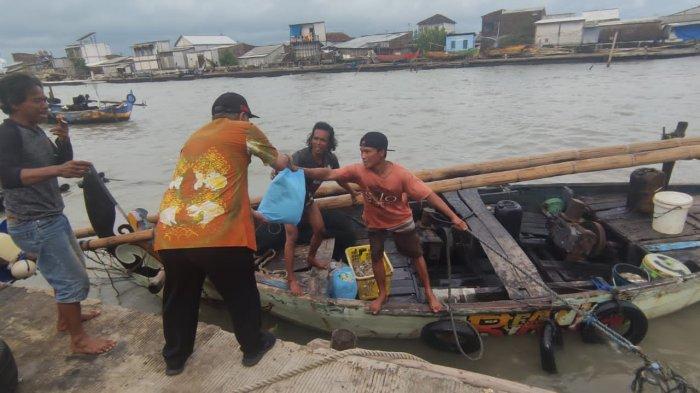 Ratusan Nelayan Tak Bisa Melaut, DKP Jateng Berikan Bantuan Sembako - Tribunjateng.com