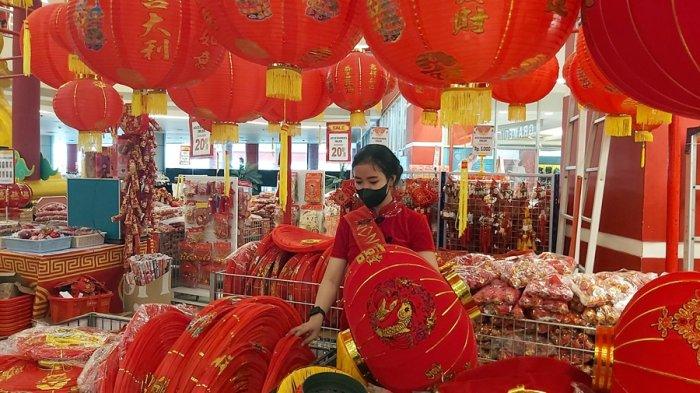 Selasar Rita Supermall Tegal Dipenuhi Pernak-pernik Imlek, Jefry Yakin ...