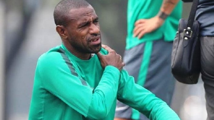 Kisah Emosional, Boaz Dibawakan Akta Kelahiran Seorang Anak oleh Fans ...