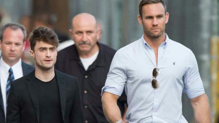 13 Selebriti Ini Punya Bodyguard Ganteng yang Bikin Gagal Fokus ...