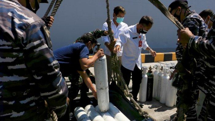 BERITA FOTO: KRI dr Soeharso - 990 TNI AL Bantu Isi Oksigen Gratis bagi Warga dan RS di Semarang ...
