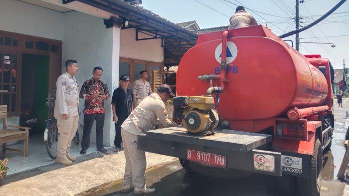 BPBD Karanganyar Mulai Layani Permintaan Air Bersih - Tribunjateng.com BPBD Karanganyar Mulai Layani Permintaan Air Bersih - Tribunjateng.com