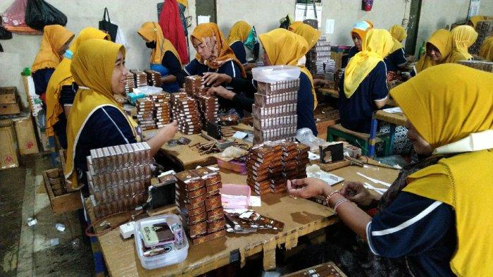 Buruh Rokok Terfasilitasi Pelatihan di Kudus - Tribunjateng.com