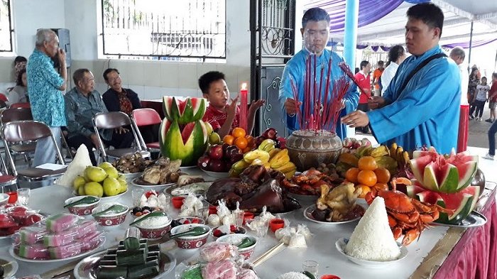 Upacara CENG BENG, Merayakan Kepergian Tanpa Kesedihan - Tribunjateng.com