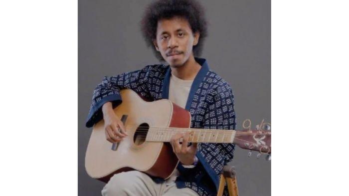 Chord Kunci Gitar Sang Badut Raim Laode, Tetapi Selalu - Tribunjateng.com