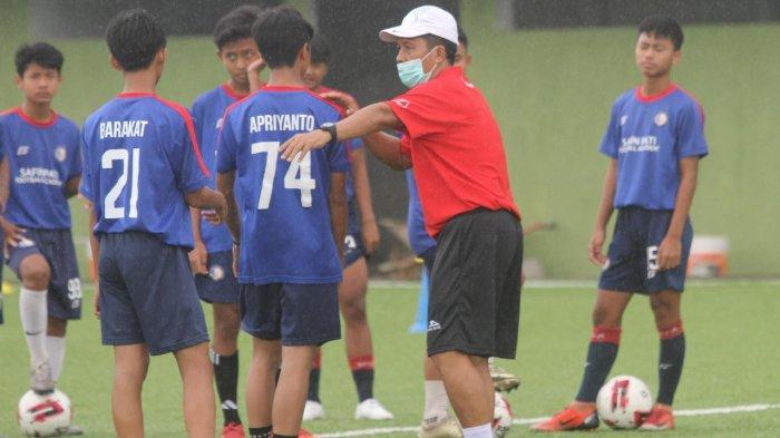 Jaya Hartono Mantan Pelatih Persib Bandung Gabung Safin Pati Football ...