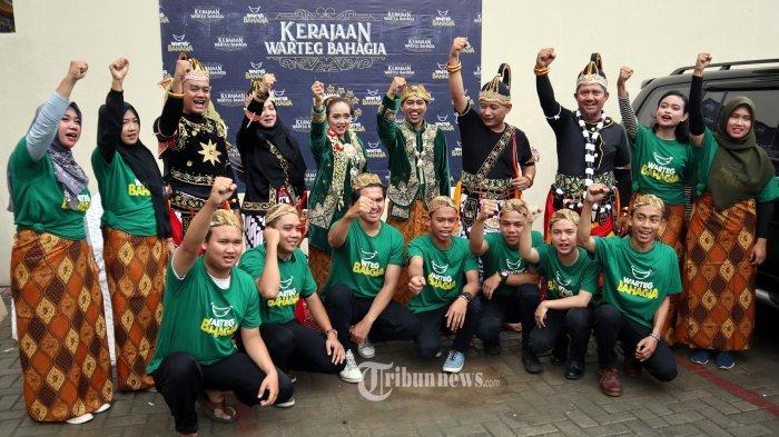 Raja Agus Riyadi Dirikan Kerajaan Warteg Bahagia, Ini Visi Misinya ...