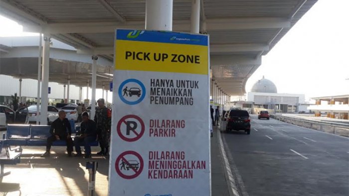 Kendaraan Berhenti di Drop Zone Costumer Bandara Baru Ahmad Yani Boleh ...