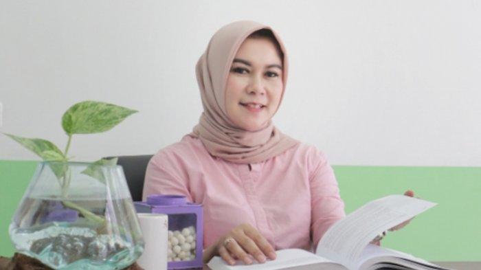 Terpesona Kisah Detektif Enid Blyton, Dyah Suka Film Horor Setelah Baca ...