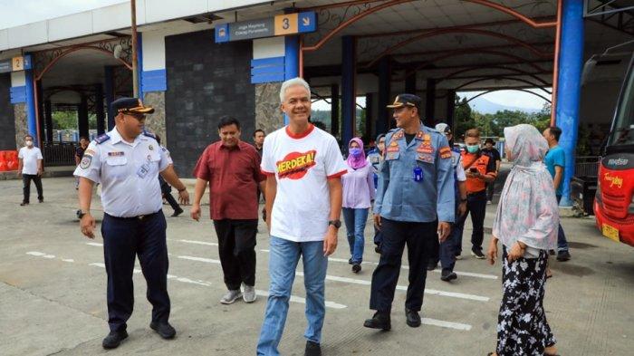 Cek Suasana Arus Mudik di Terminal Bawen, Ganjar: Jumlah Penumpang ...