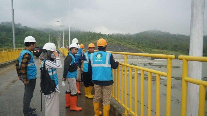 PLN UIP JBT bersama Ditjen Ketenagalistrikan Kunjungi Proyek PLTS Apung ...