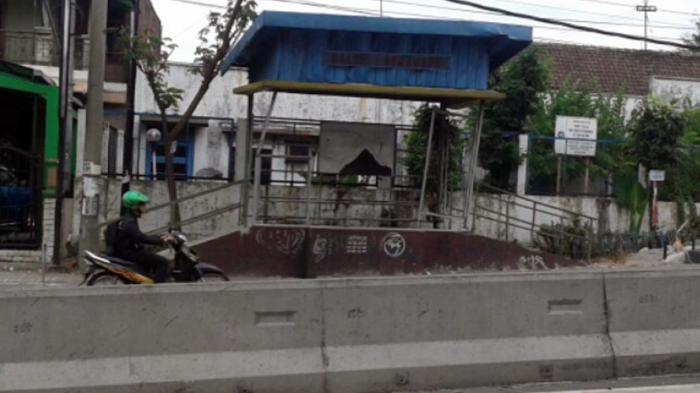 HOTLINE SEMARANG: Mohon Halte BRT Samping Kantor Pos Johar Direnovasi ...