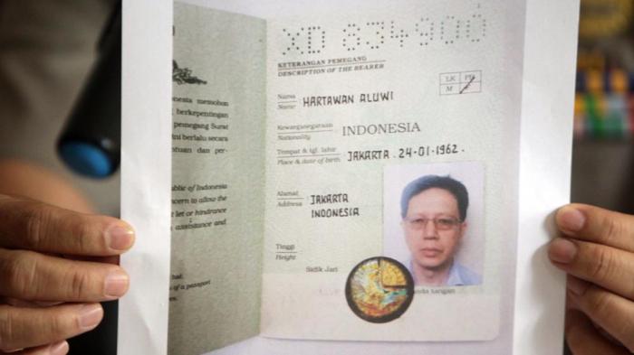 Kronologi Penangkapan Hartawan Aluwi Buron Kasus Century Dibawa ke ...
