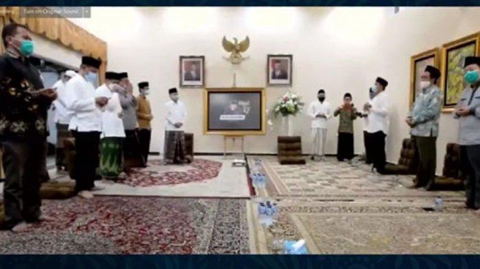 Menag Gus Yaqut Gelar Haul Ke-17 Ayahanda KH Muhammad Cholil Bisri di ...