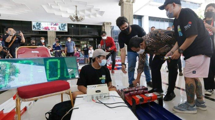 Keseruan Hendrar Prihadi Balapan Tamiya Mini 4WD di Balaikota Semarang ...