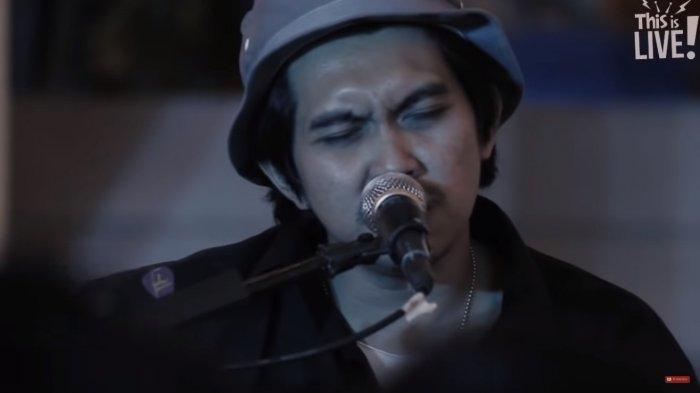 Chord dan Kunci Gitar Rocket Rockers Hari Untukmu, Berharap Tuk Kisah ...