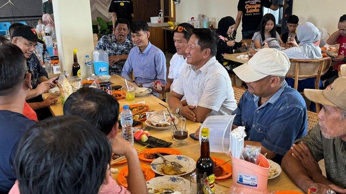 Joko Suranto Disambut Meriah di Warung Cempe Lemu Tegal, Pengusaha ...
