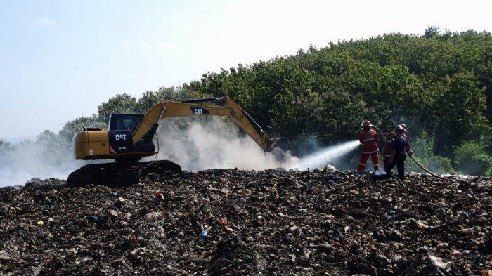 Kebakaran TPA Darupono Kendal Akibat Pembakaran Gas Metana ...