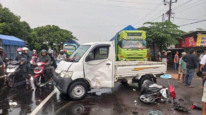 Kecelakaan Maut Motor Tabrak Pikap Mogok, Seorang Pelajar Tewas di ...