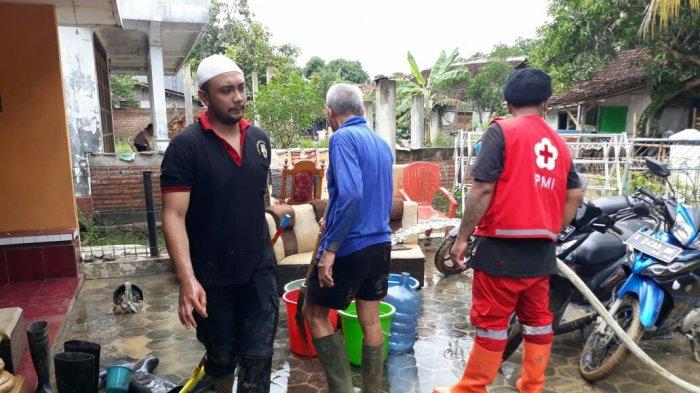PMI Kabupaten Tegal Beri Bantuan dan Siapkan Personel Bantu Korban ...