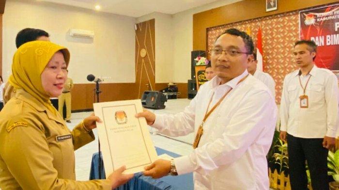 Penandatanganan Pakta Integritas dan Bimtek PPK se-Kabupaten Tegal untuk Pemilu 2024 ...