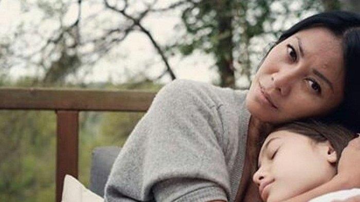 5 Potret Kirana Cipta Montana Anak Anggun C Sasmi, Syuting Bareng Ibunda di Stasiun TV Prancis ...