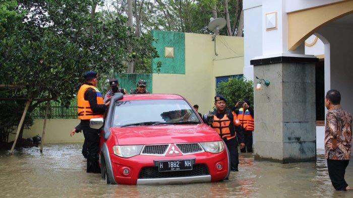 60 Personel Gabungan Disiagakan Antisipasi Banjir Susulan di Kawasan Pantai Marina Semarang ...